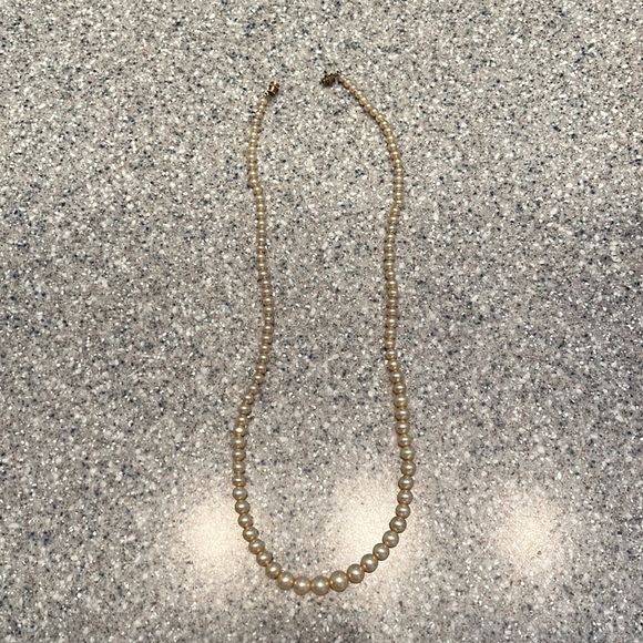 Deltah | Jewelry | Vintage Deltah 2 Simulated Radiant Pearls | Poshmark